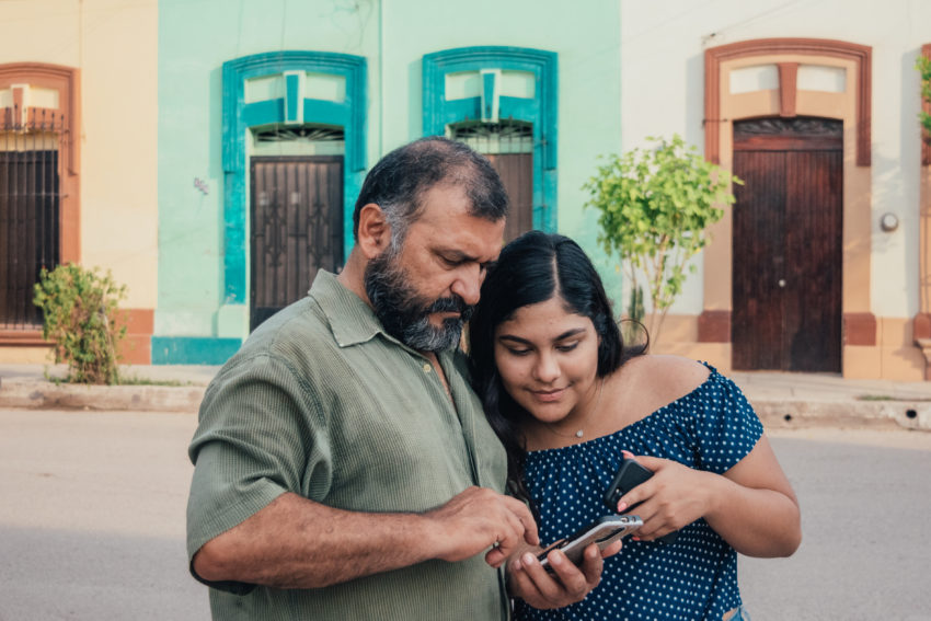 Study: Mexican Teens Have Alarming Addiction to Mobile Devices - Salud ...